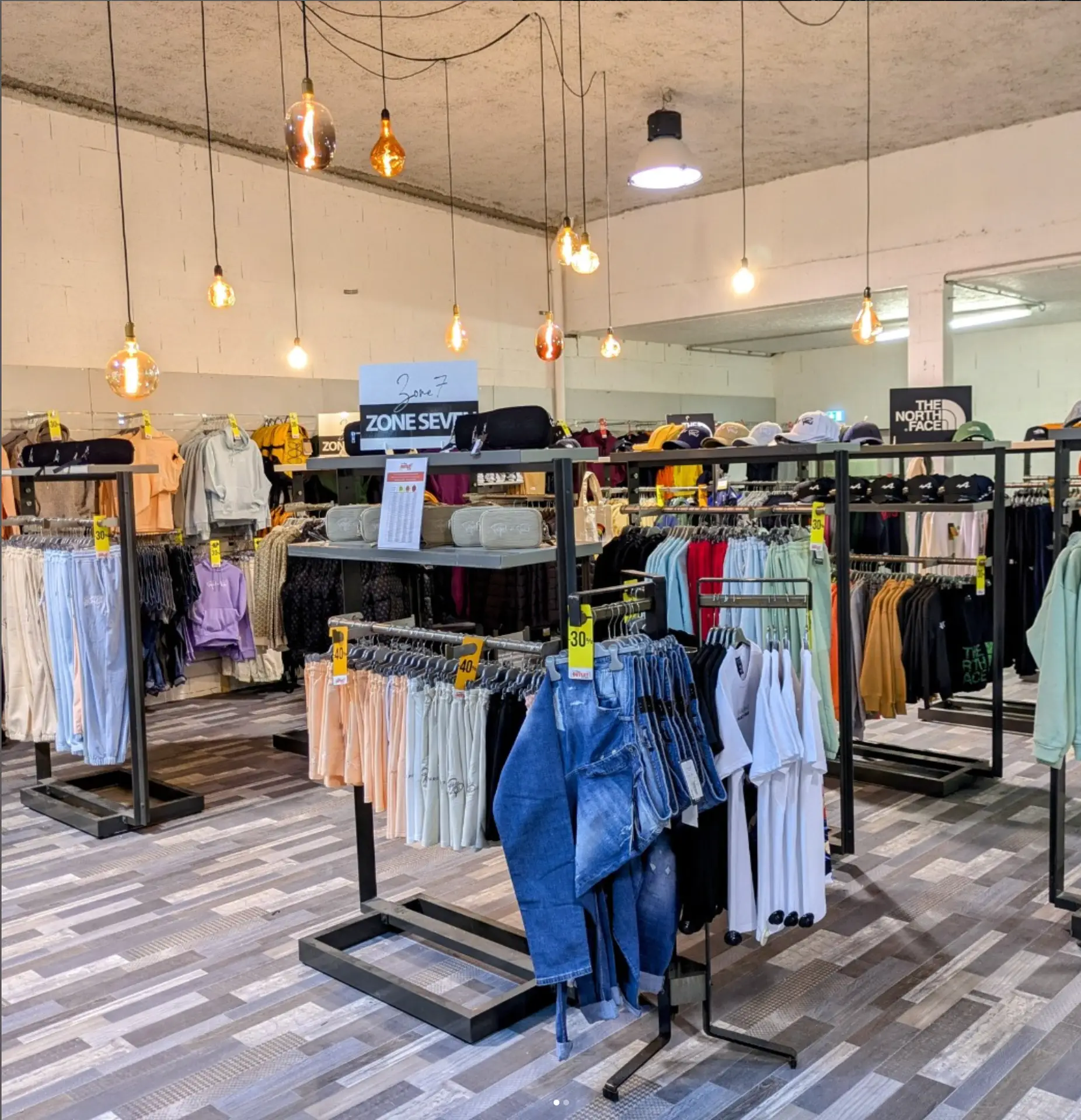 ZONE SEVEN - Cap Malo